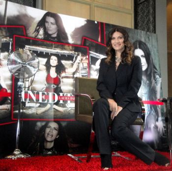 Laura Pausini: CD "INEDITO"