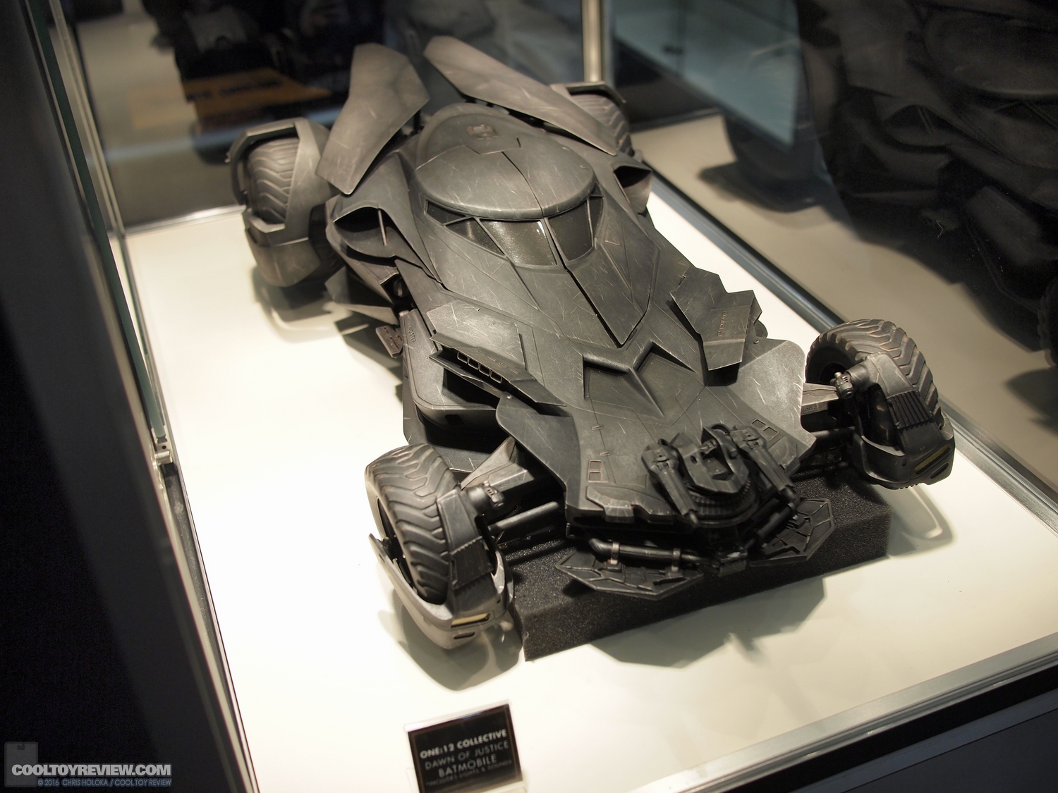DC Extended Universe Films: One:12 Batmobile from BATMAN v SUPERMAN ...