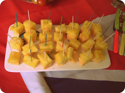 Vintage Vixen: 04/2011