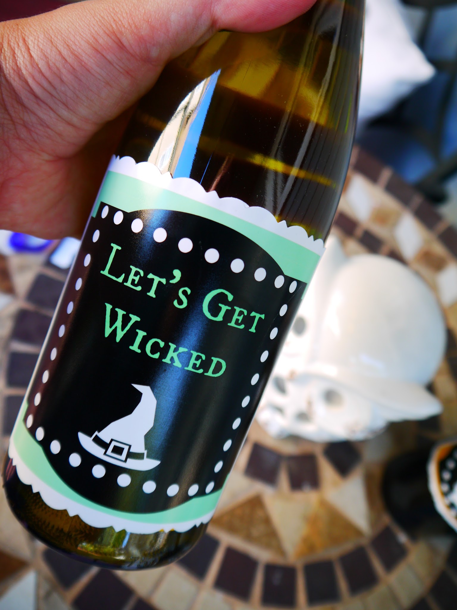 Halloween Wine Labels & FREE Printable - The Western New Yorker