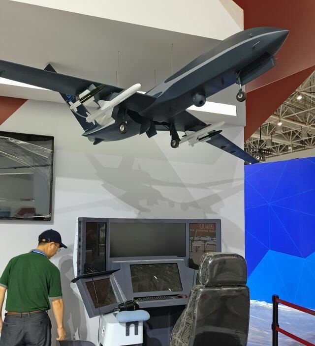 Ground Control of Cloud Shadow UCAV at Zhuhai Airshow 2016 | Chinese ...