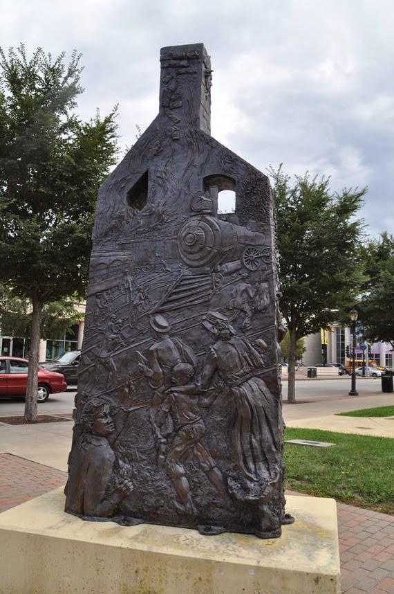 Brandy Trekkers: LINCOLN - THE LONG TRAIN HOME