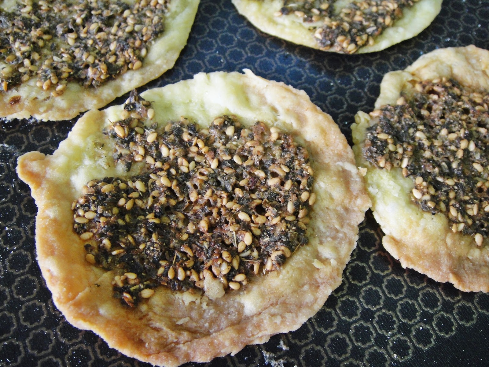 Maryam's Culinary Wonders: 1197. Zaatar Crisps