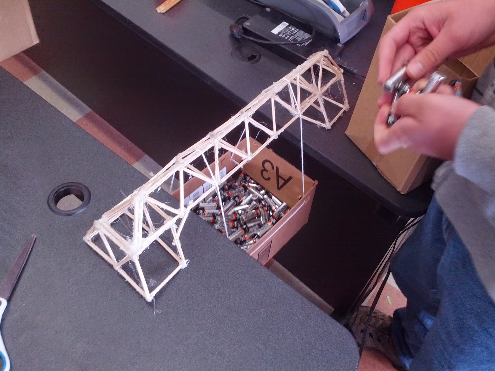 Engineering Portfolio 2013: Toothpick bridge challenge