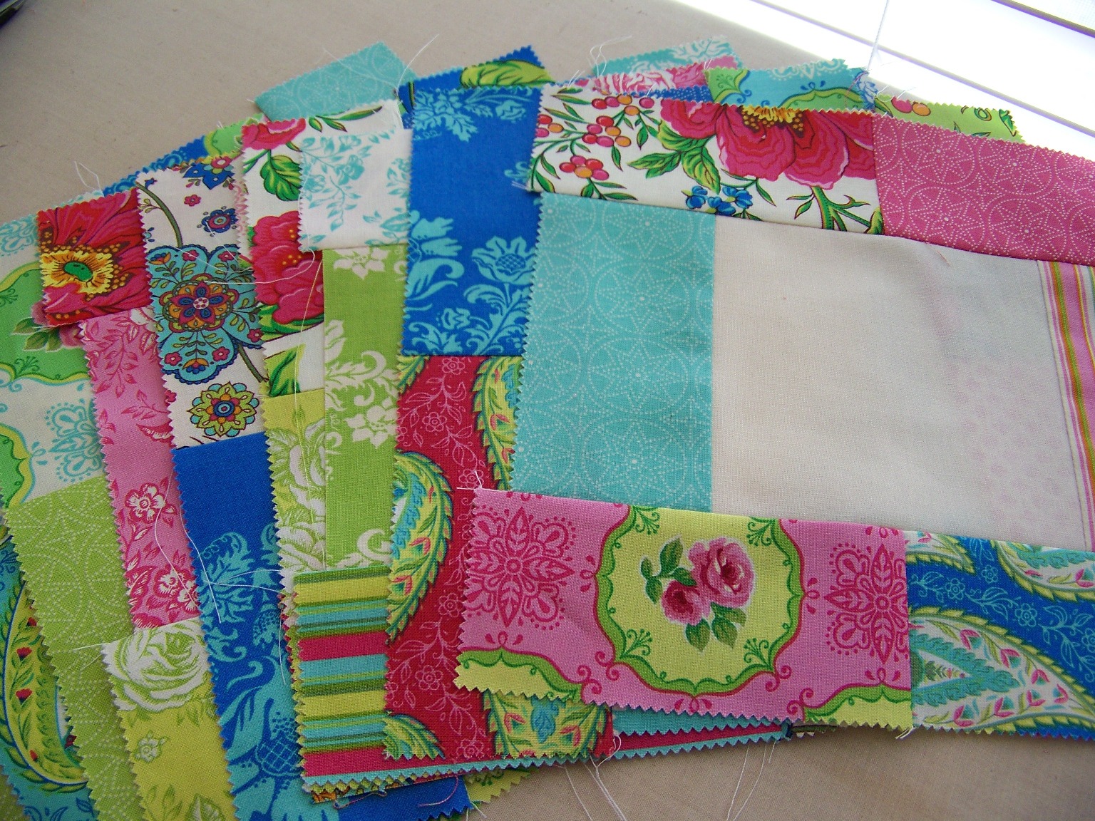 Sew Lux Fabric : Blog: Summer Break Block Tutorial