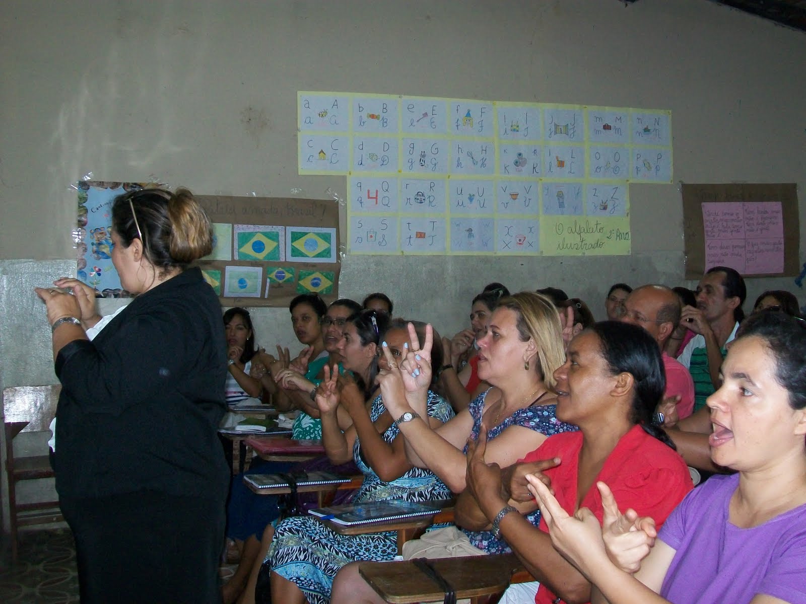 Escada para a Educação Inclusiva: LINGUAGEM BRASILEIRA DE SINAIS ...