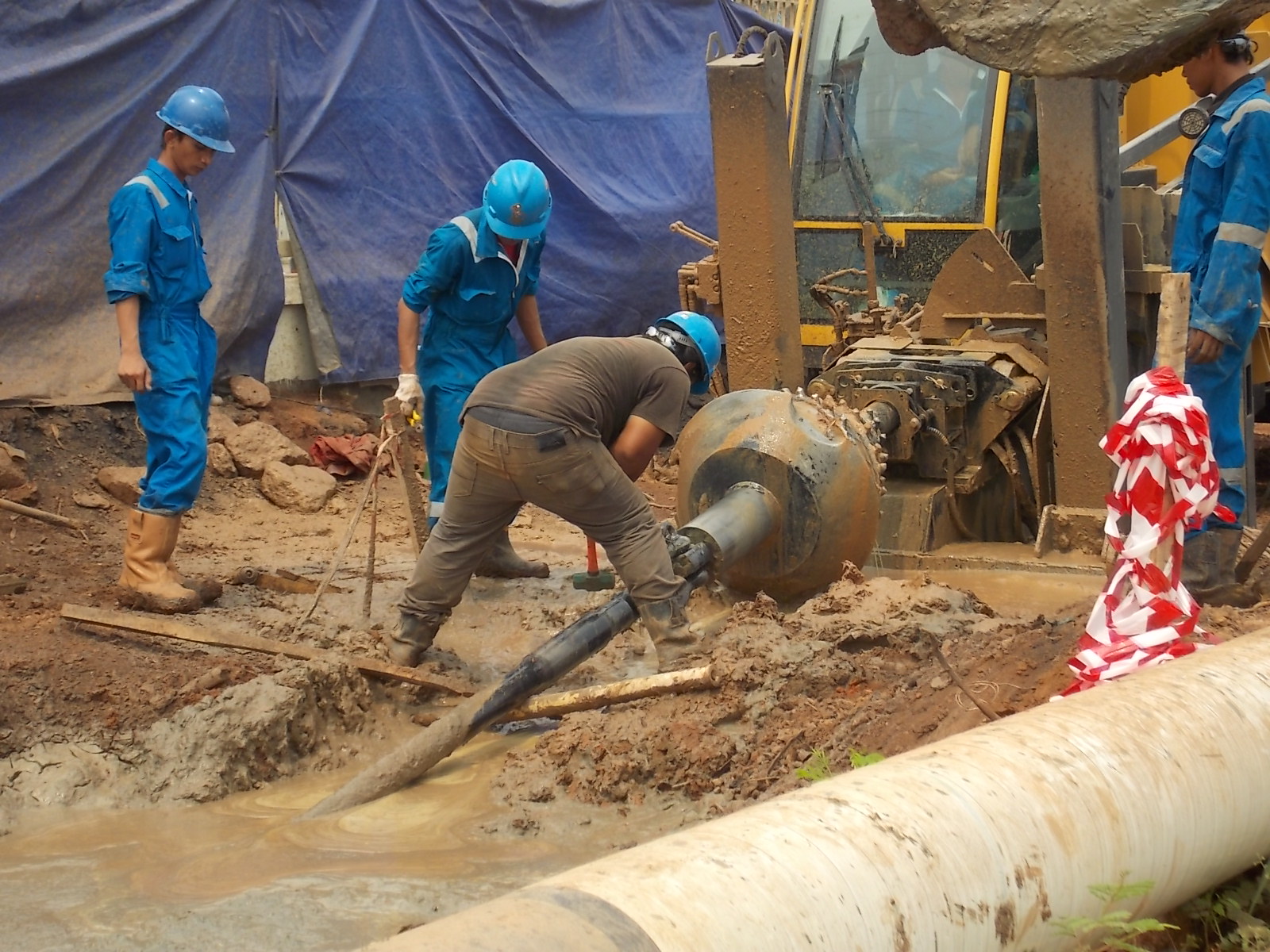 MUARA KARANG GAS PIPELINE PROJECT: Reaming 30" HDD PJB KP-01