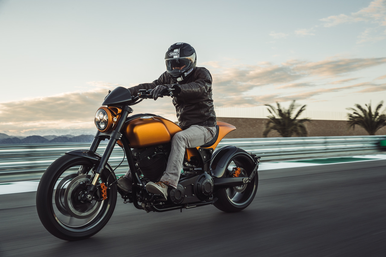 Keanu Reeves guest star a Eicma - RocketGarage - Cafe Racer Magazine