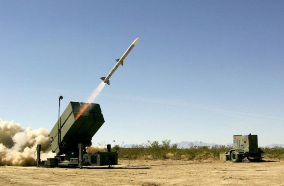 Raytheon Perkenalkan AMRAAM dengan Jangkauan Lebih Jauh - Indo Artileri