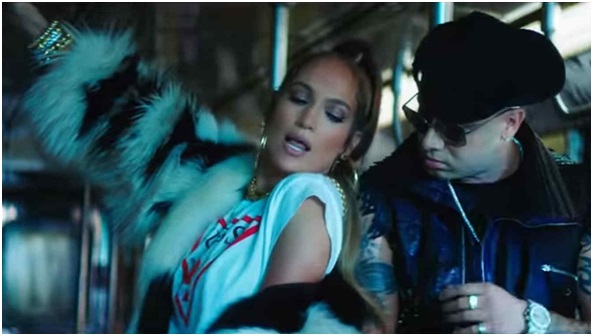 JLo hace pole dance en el metro en el estreno de 'Amor, amor, amor ...