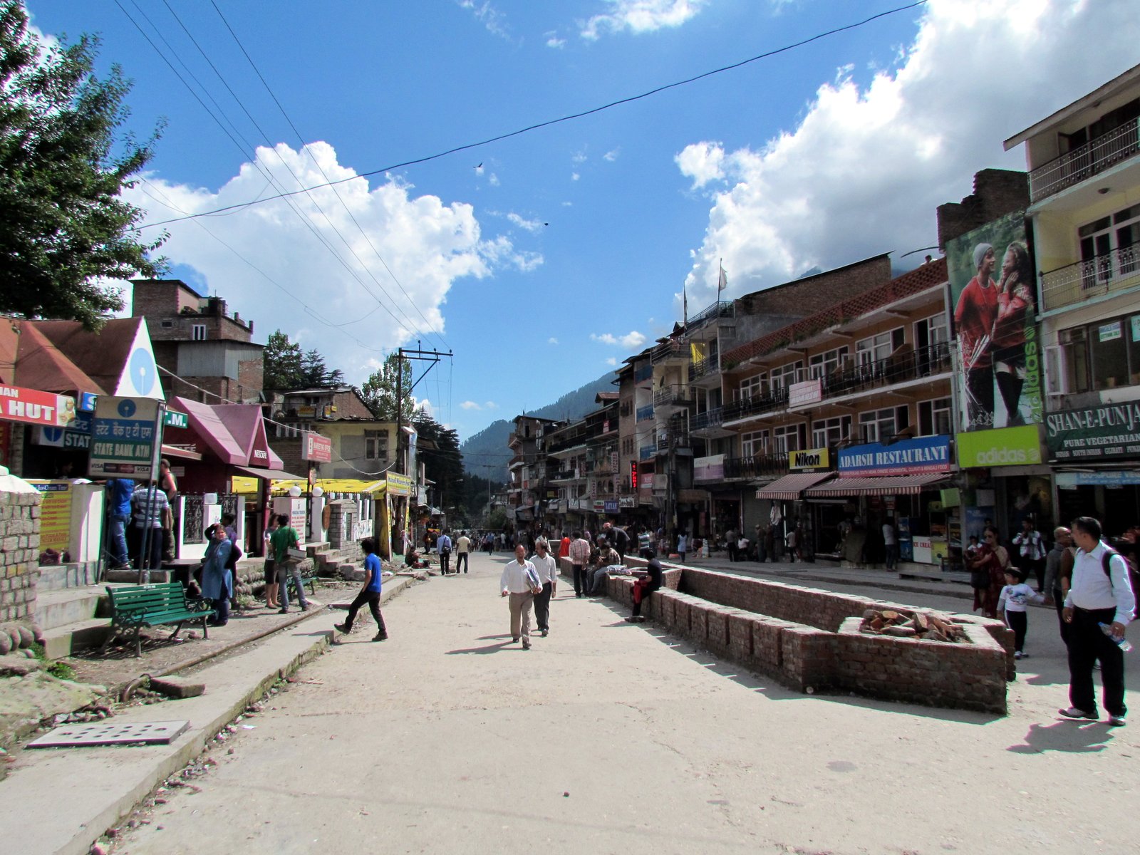 Wandering: Photos - Manali Town