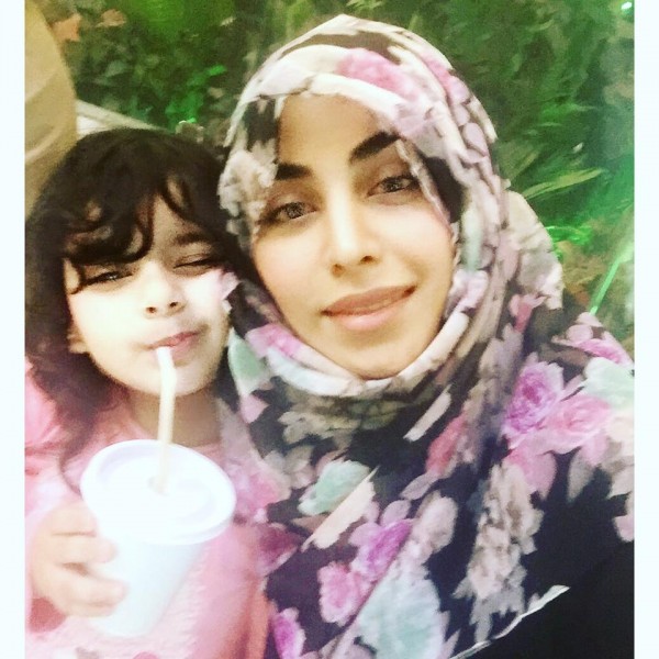 Mikaal Zulfiqar, Sara Bhatti Umrah Photos 2016 - Fashion, Showbiz And ...