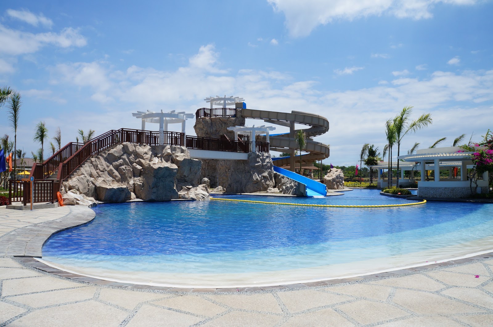 Aquaria: The Newest Beach Resort in Calatagan, Batangas ~ Wazzup ...
