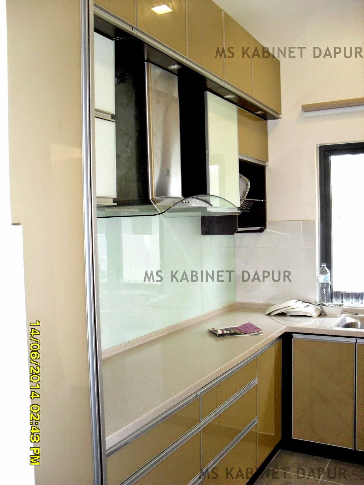 KITCHEN CABINET 3G GLASS - MS Kabinet Dapur