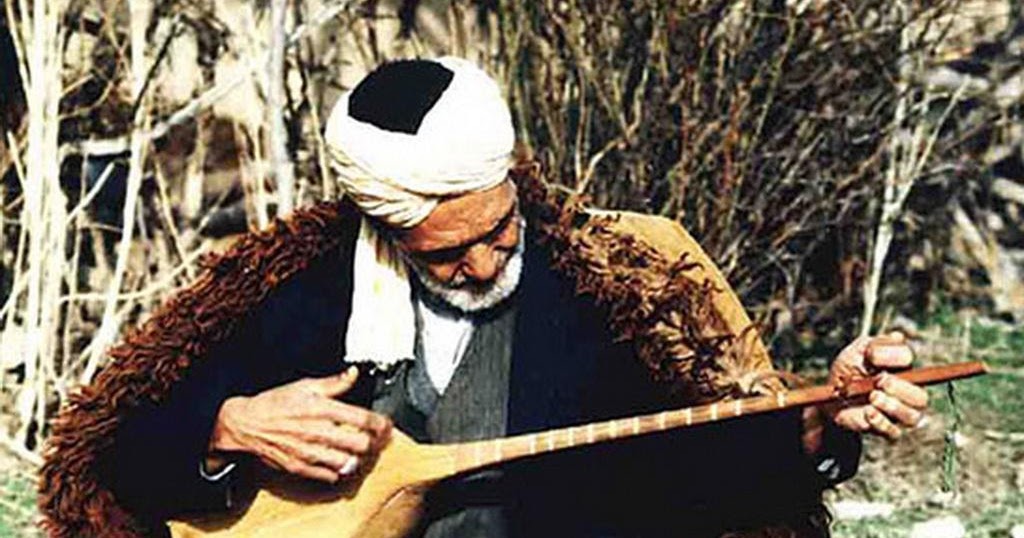 Uppersia Iran Travel blog: The magical sound of Dotar.