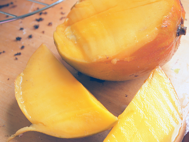 Food In Process: Black Sesame Mango Cake