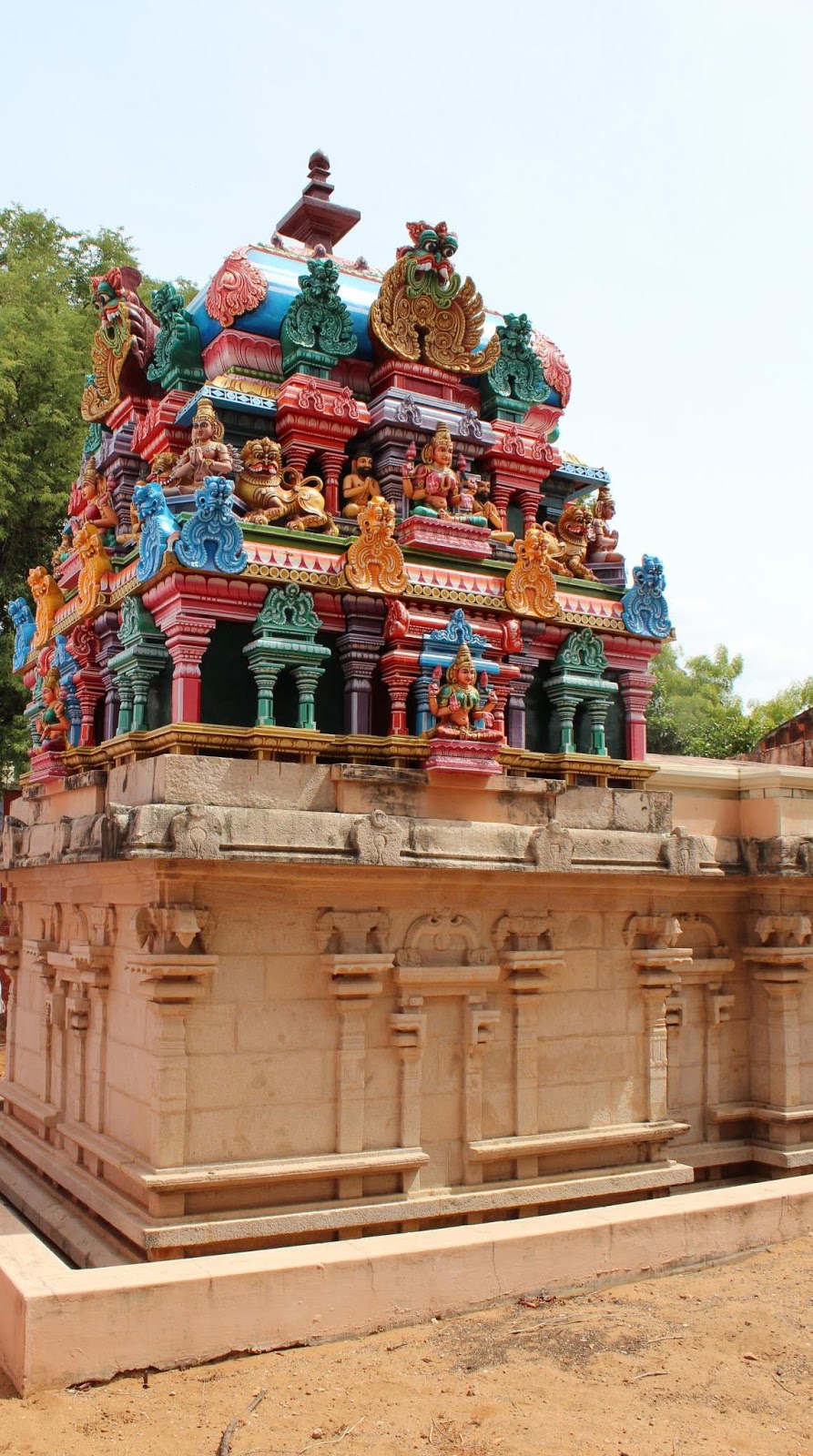 Tamilnadu Tourism: Makara Nedunkuzhaikathar Temple, Thenthiruperai ...