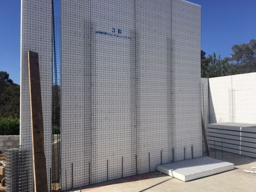 jobsanger: Some Samples Are Being Built Of Trump's Border Wall