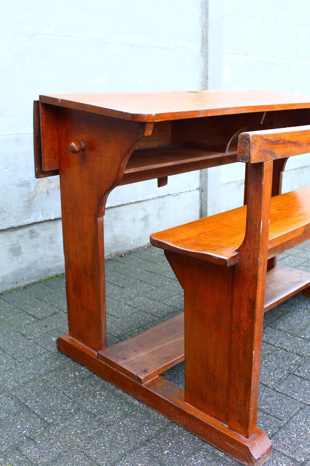 Arthur & Rosalie: --VERKOCHT-- Antieke schoolbank