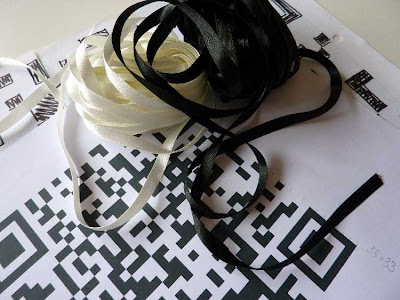 Trekky gets Crafty!: Ribbon woven QR code