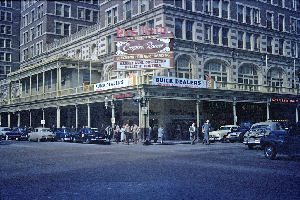 Old Photos Captured Street Scenes of Houston, Texas in the 1950s ...