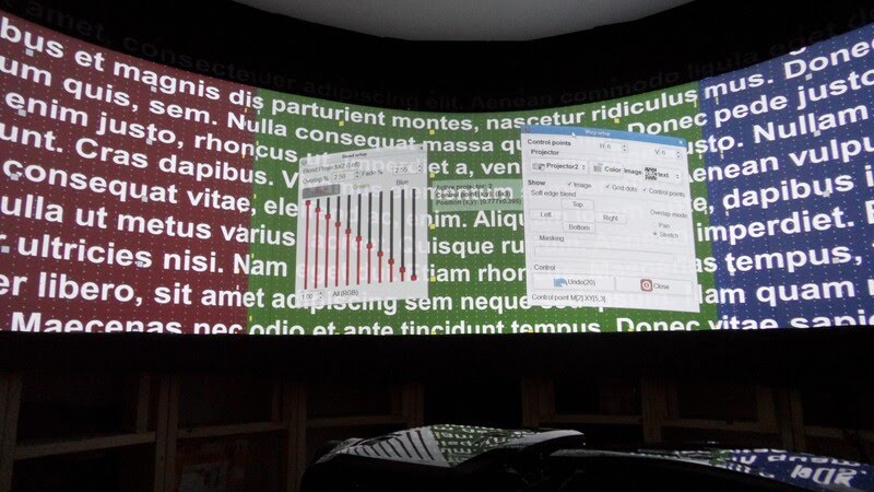 ElephantAir 737 Flight Simulator: Projectors