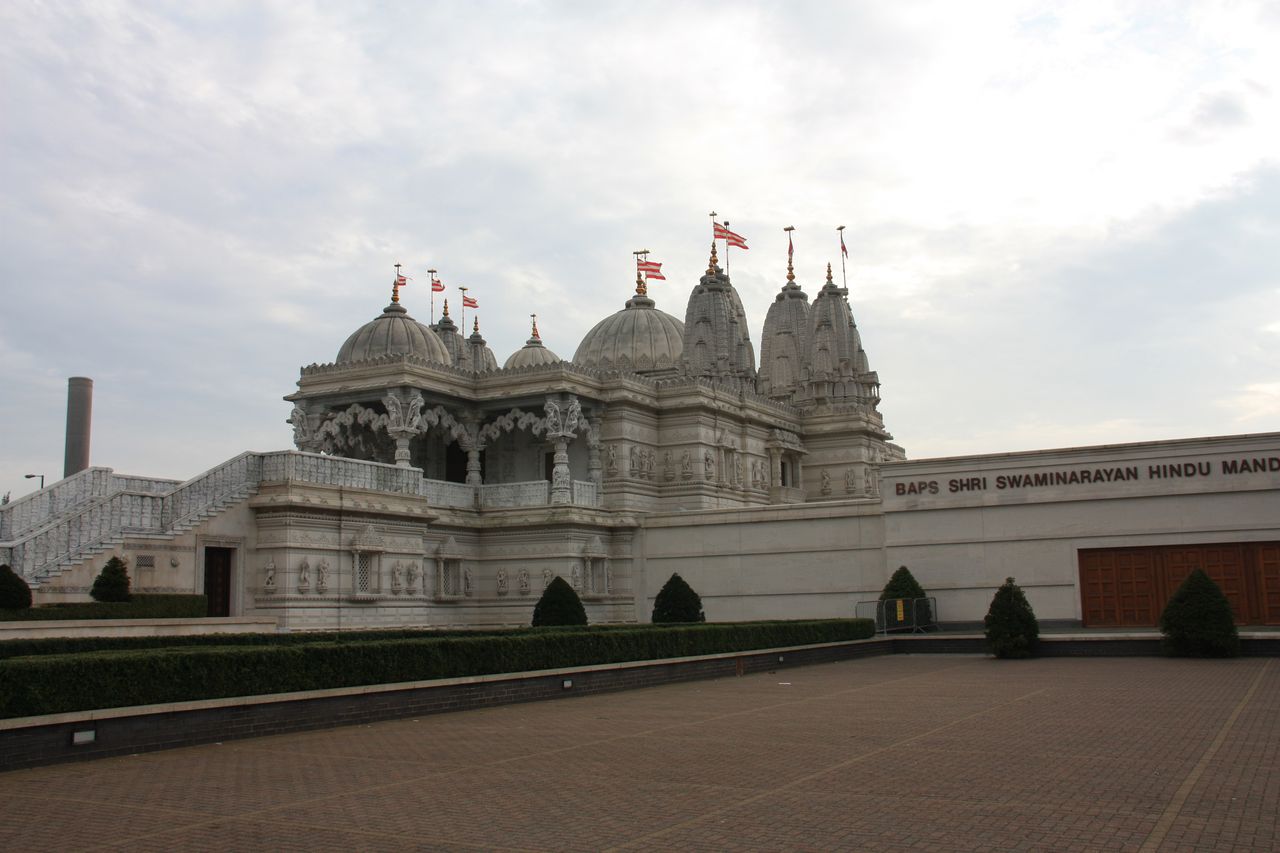 London 2011: Harrow School and BAPS Shri Swaminarayan Mandir