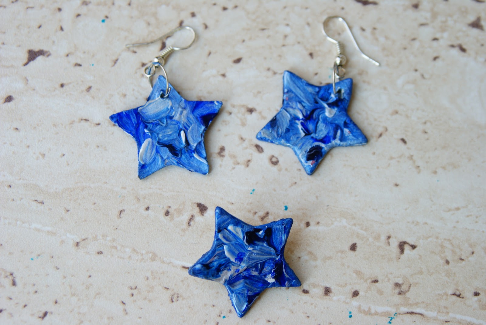 Magazinul de bijuterii: Martisoare vesele si haioase