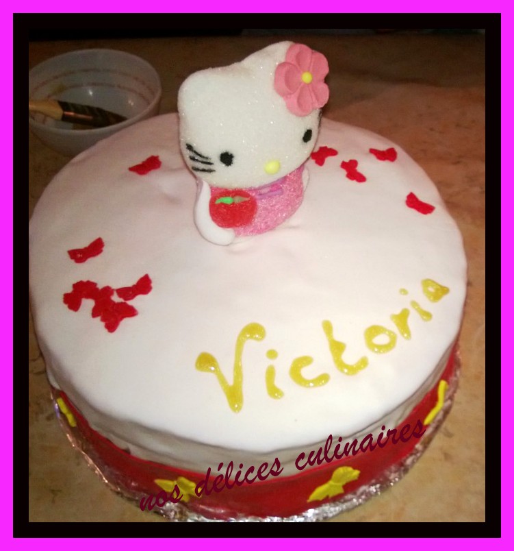 nos délices culinaires: GATEAU D'ANNIVERSAIRE HELLO KITTY