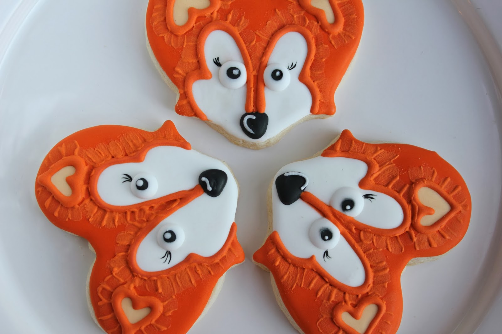 Sugar Bea's Blog: What Does the Fox Say?! {fox cookies using a ...