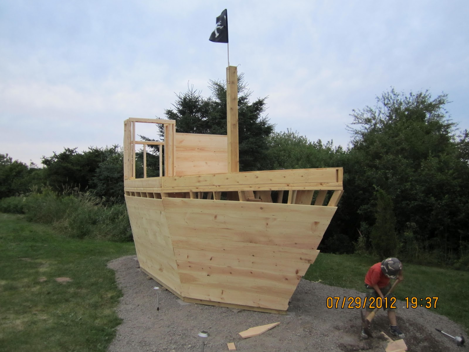 Backyard Kidz: Backyard Pirate Ship - days 8 + 9