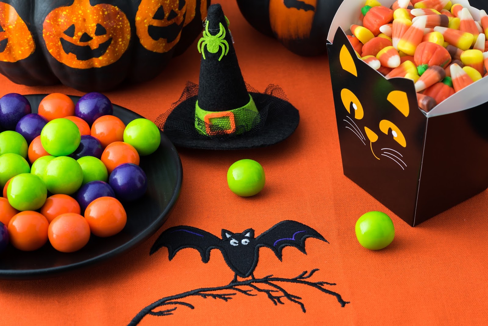 How To Create A Halloween Themed Sweet Candy Buffet how-to-create-a-halloween-themed-sweet-candy-buffet
