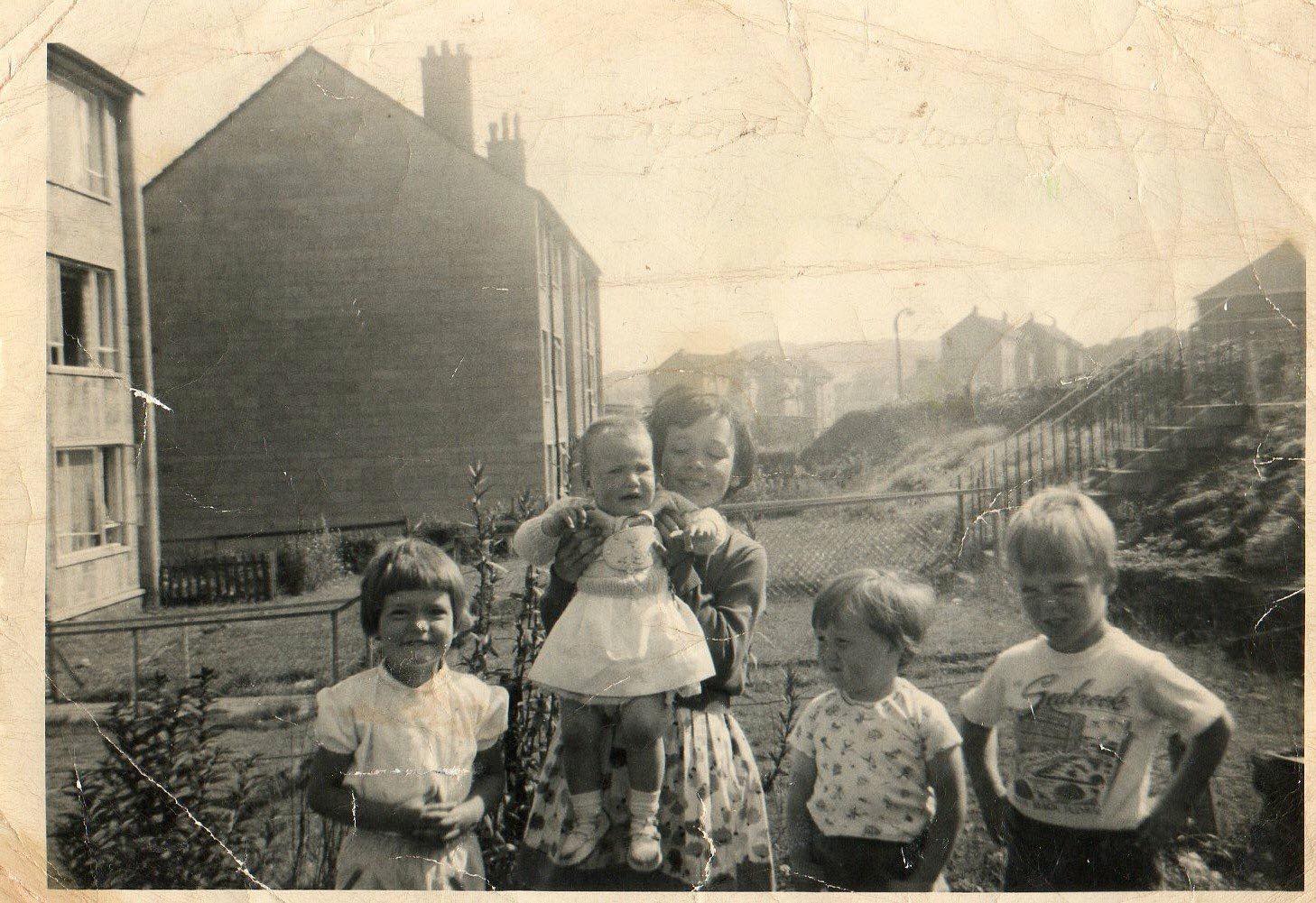 6 Oxgangs Avenue 1958-1972 'The Stair' incorporating Oxgangs - A ...