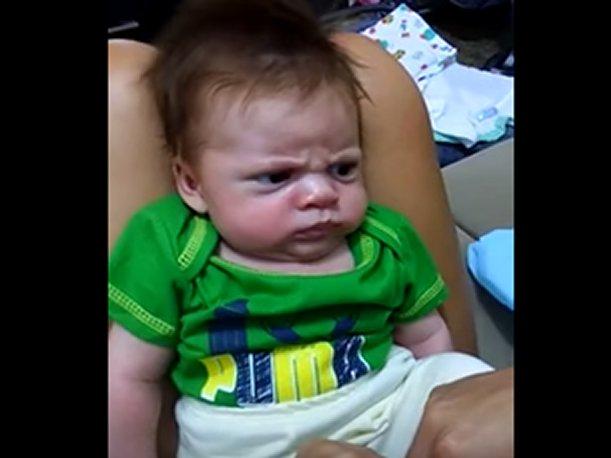 BEBE ENOJADO SE HACE VIRAL ~ Diversion Viral