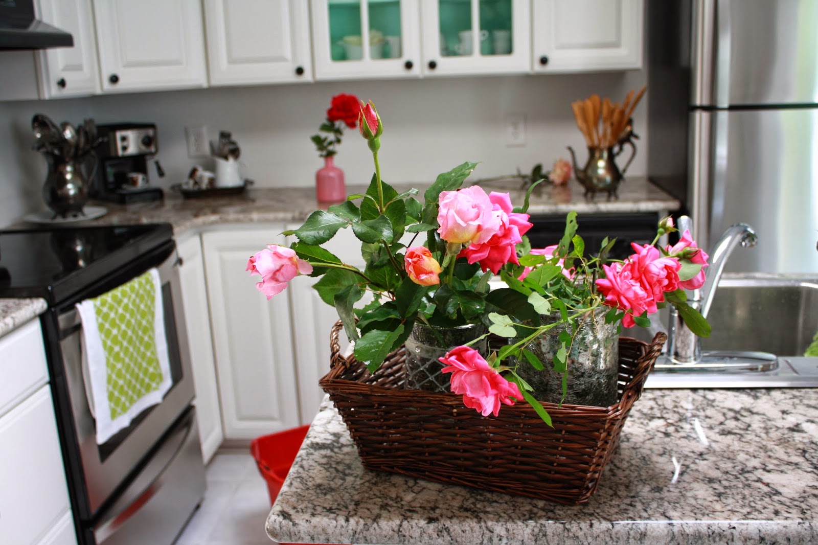 The little white cottage in the woods: Roses...