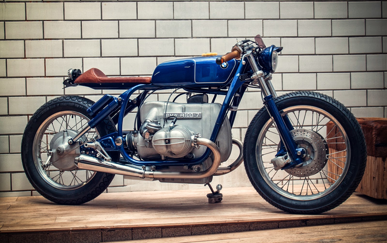 biker excalibur II: BMW R 100-7 Cafe Racer by Kingston