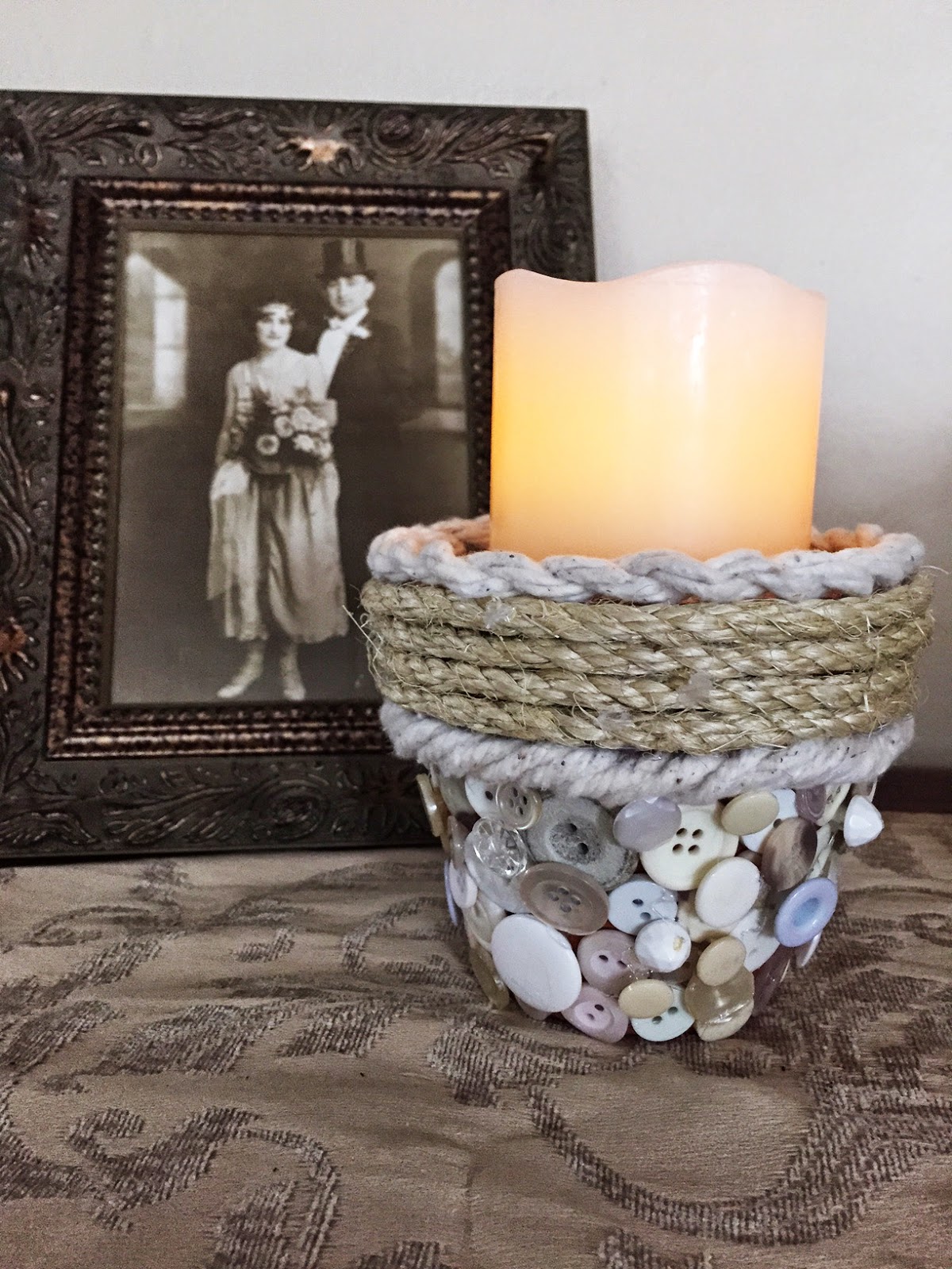 Killer Crafts & Crafty Killers: #CRAFTS WITH ANASTASIA--JUTE AND BUTTON ...