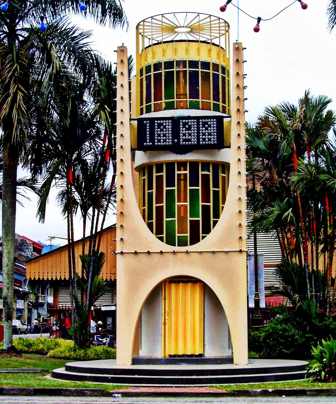 Menara Jam Kemerdekaan Malaysia - Relaks Minda