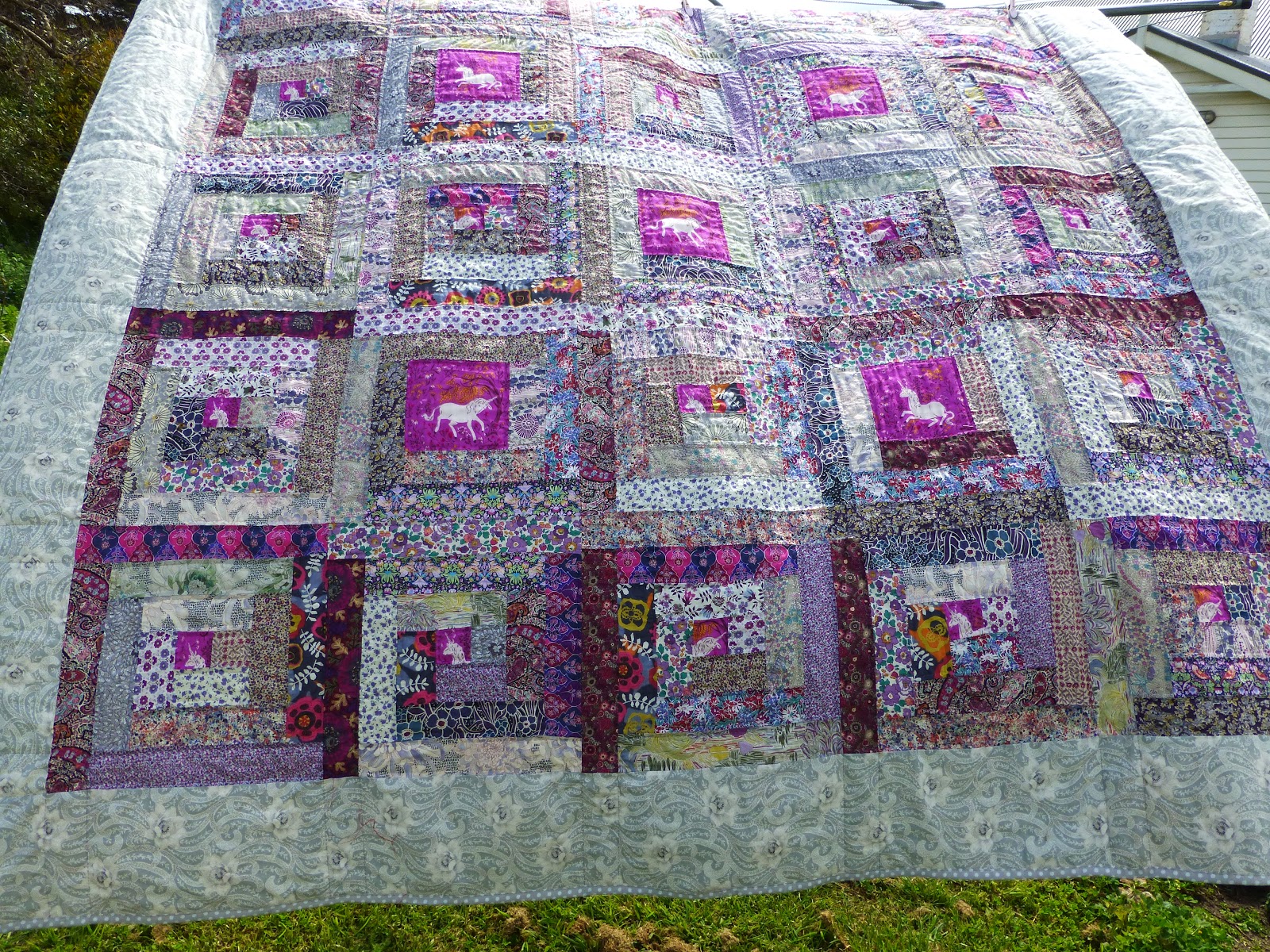 Pippa's Garden: Unicorn quilt