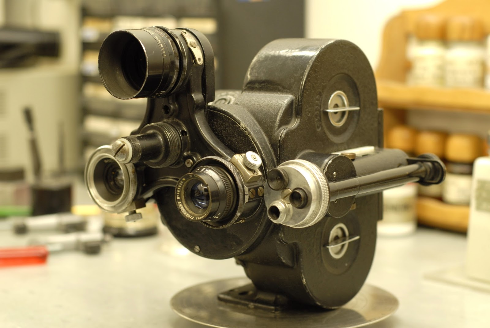 cinetinker: Inside a Bell & Howell Eyemo