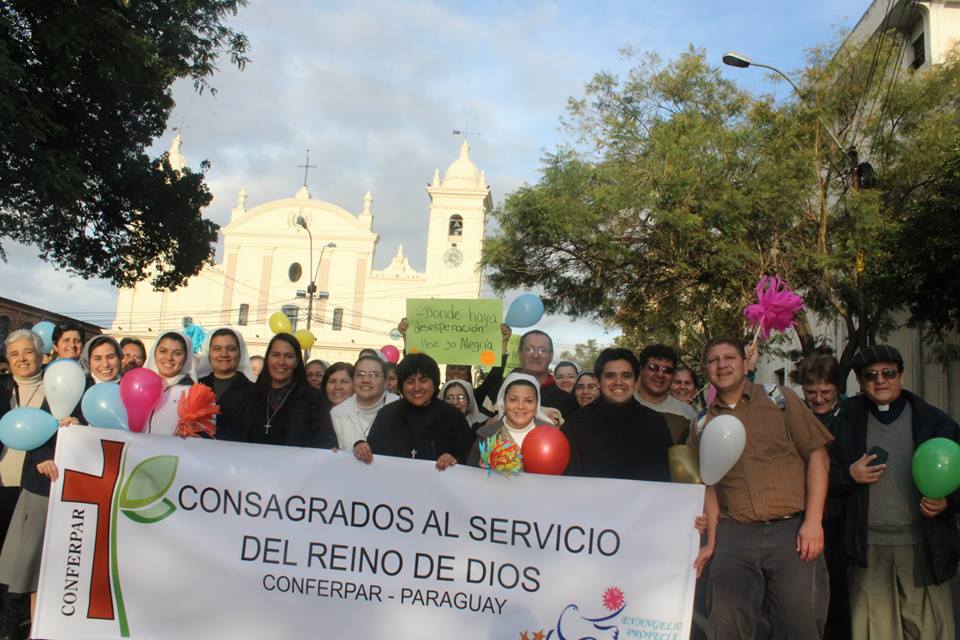 Sagrada Familia de Burdeos: Religiosas, Religiosos del Paraguay