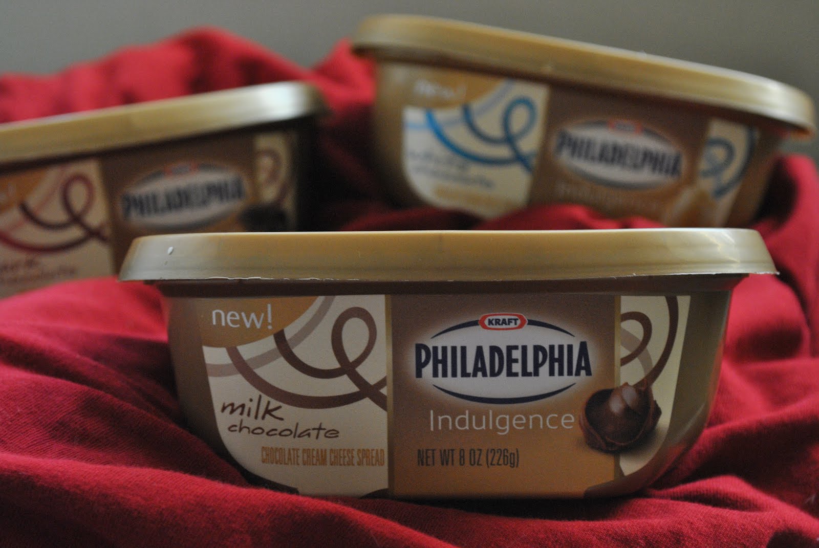 Foodette Reviews: Philadelphia Kraft Indulgence: Milk, White, and Dark ...
