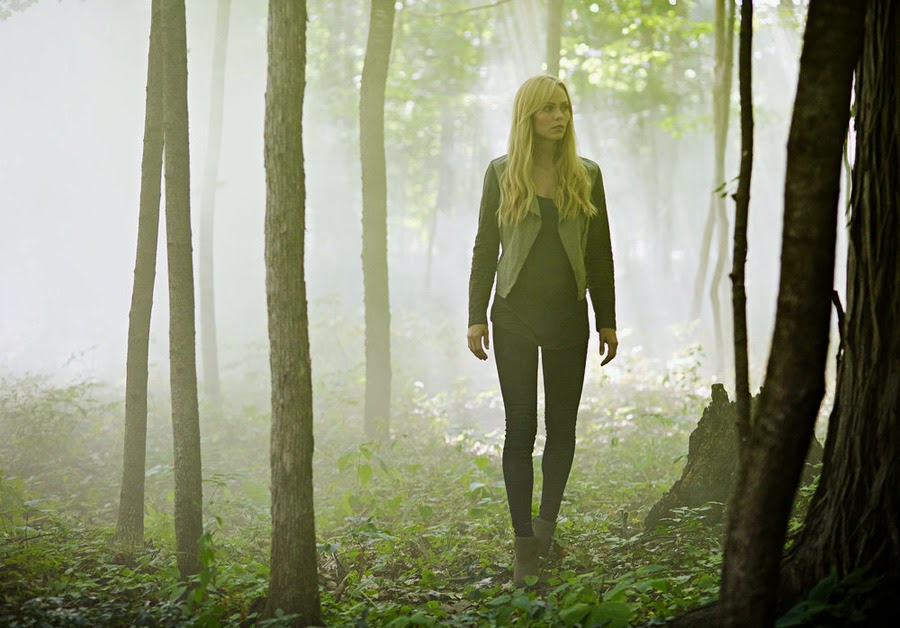 Laura Vandervoort: Bitten Season 2: Syfy's Promotional Poster, Photos ...