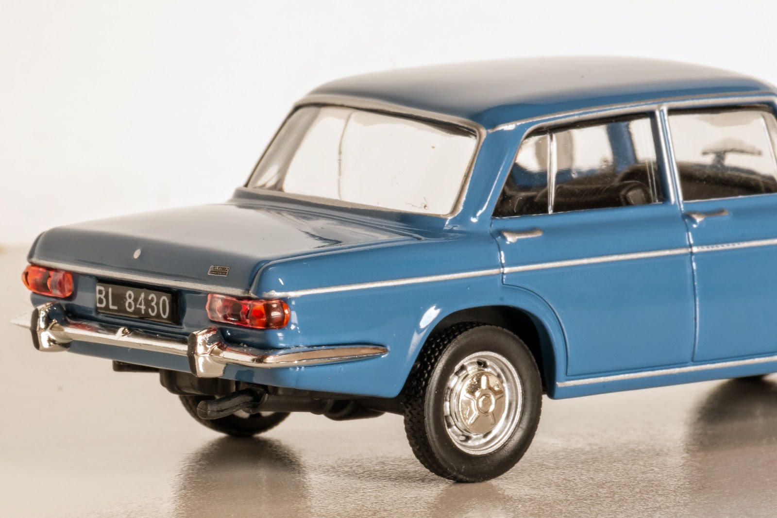 MiniAutoHobby: Simca 1301