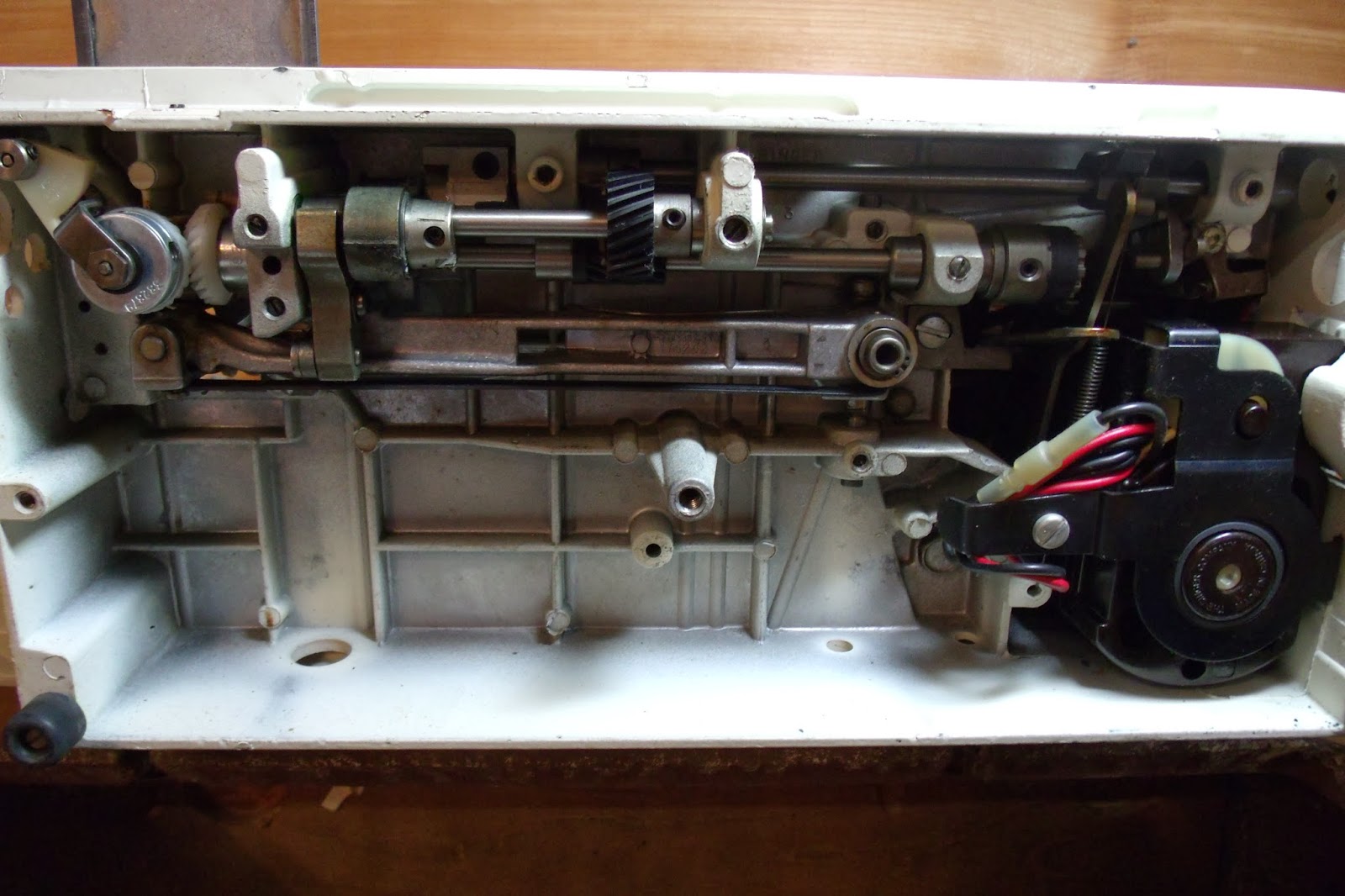 Piney's Needle: Singer Sew & Touch model 758