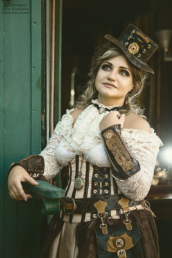 Steampunk Fashion Guide: Steampunk Lady in Lace