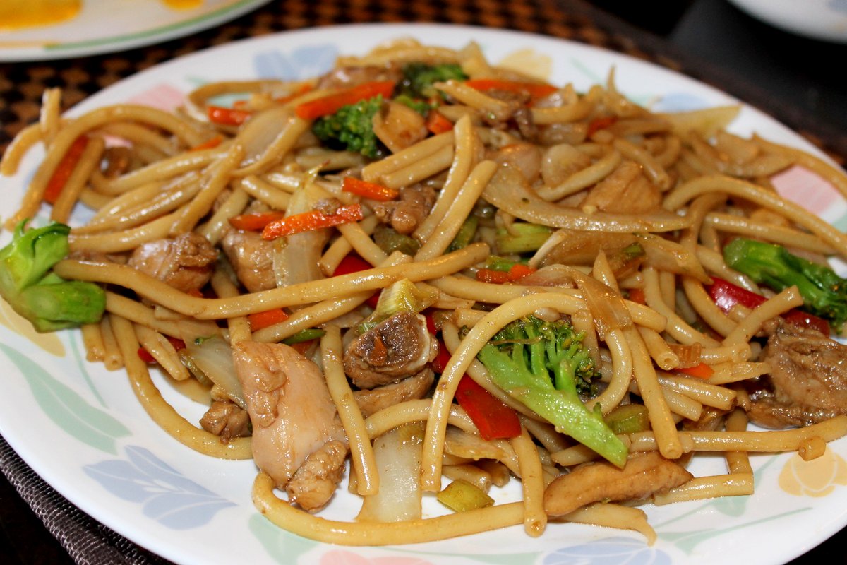 SABORES DE MI TIERRA Y DEL MUNDO: TALLARIN SALTADO DE POLLO