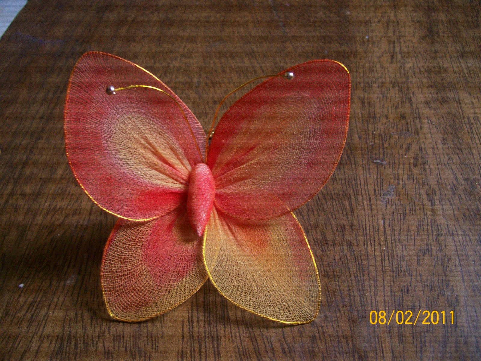 Tinas Creations: Instructions on making a nylon stocking butterfly