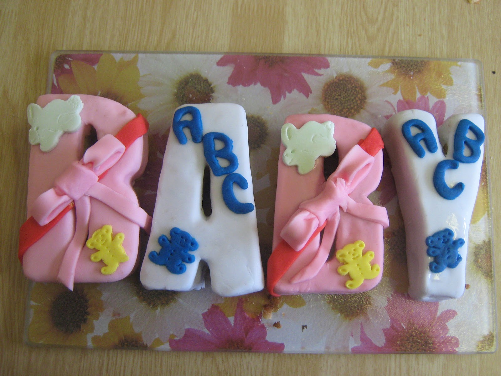 Magic Lady Cakes: Special Occasions - Letter Cakes