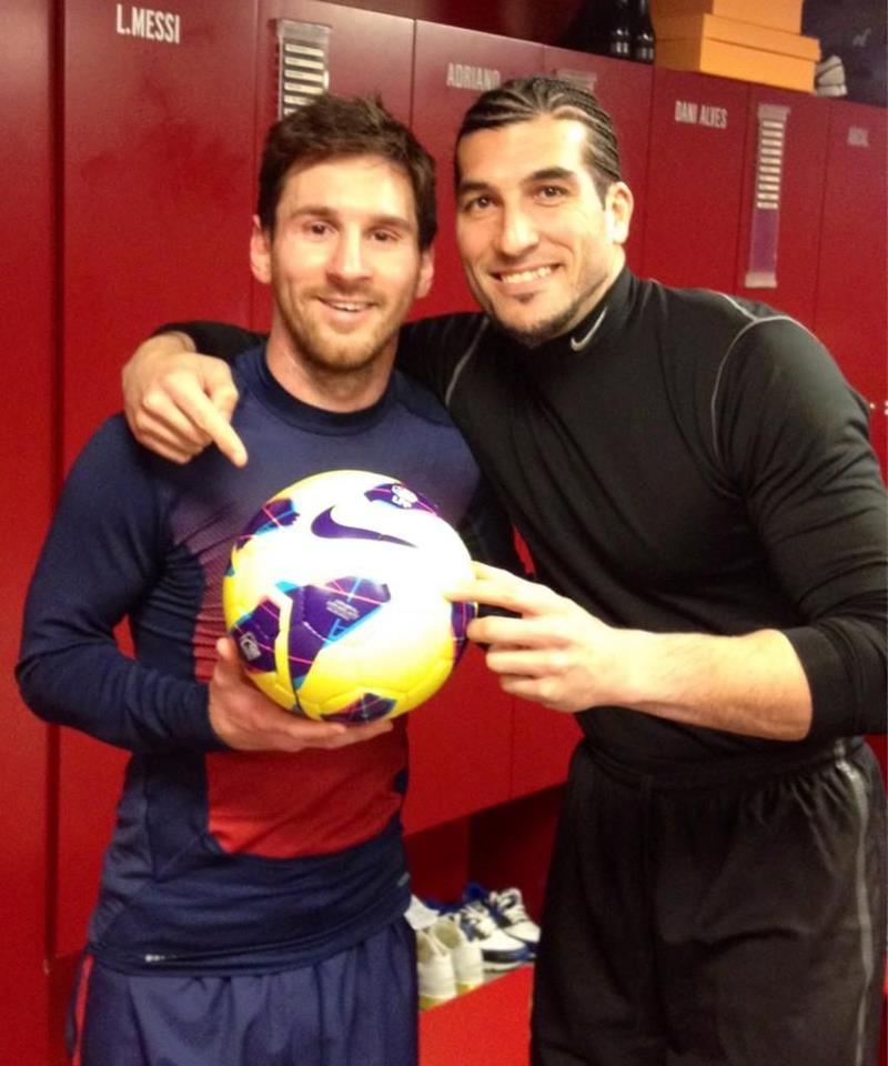 FOTO BLOG CULÉ: PINTO Y LEO MESSI CON EL BALON